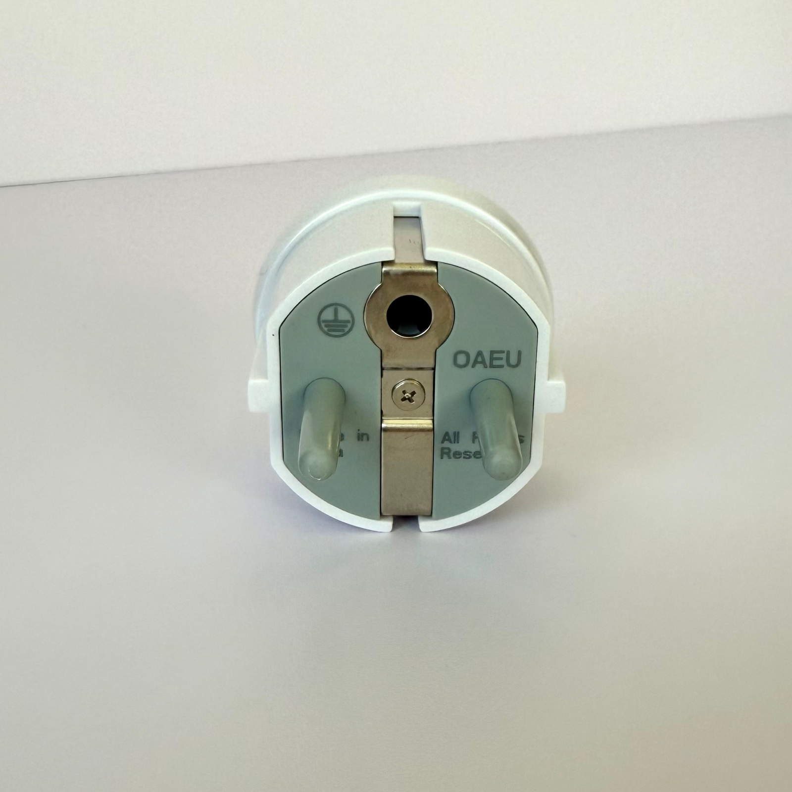 Earthing Safety Adapter Europe (Type F Wall Outlets)